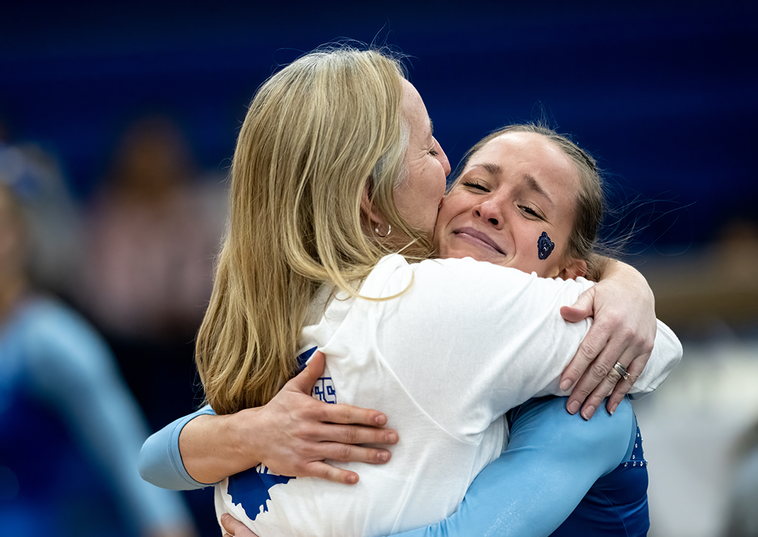 Berlin gymnasts finish second