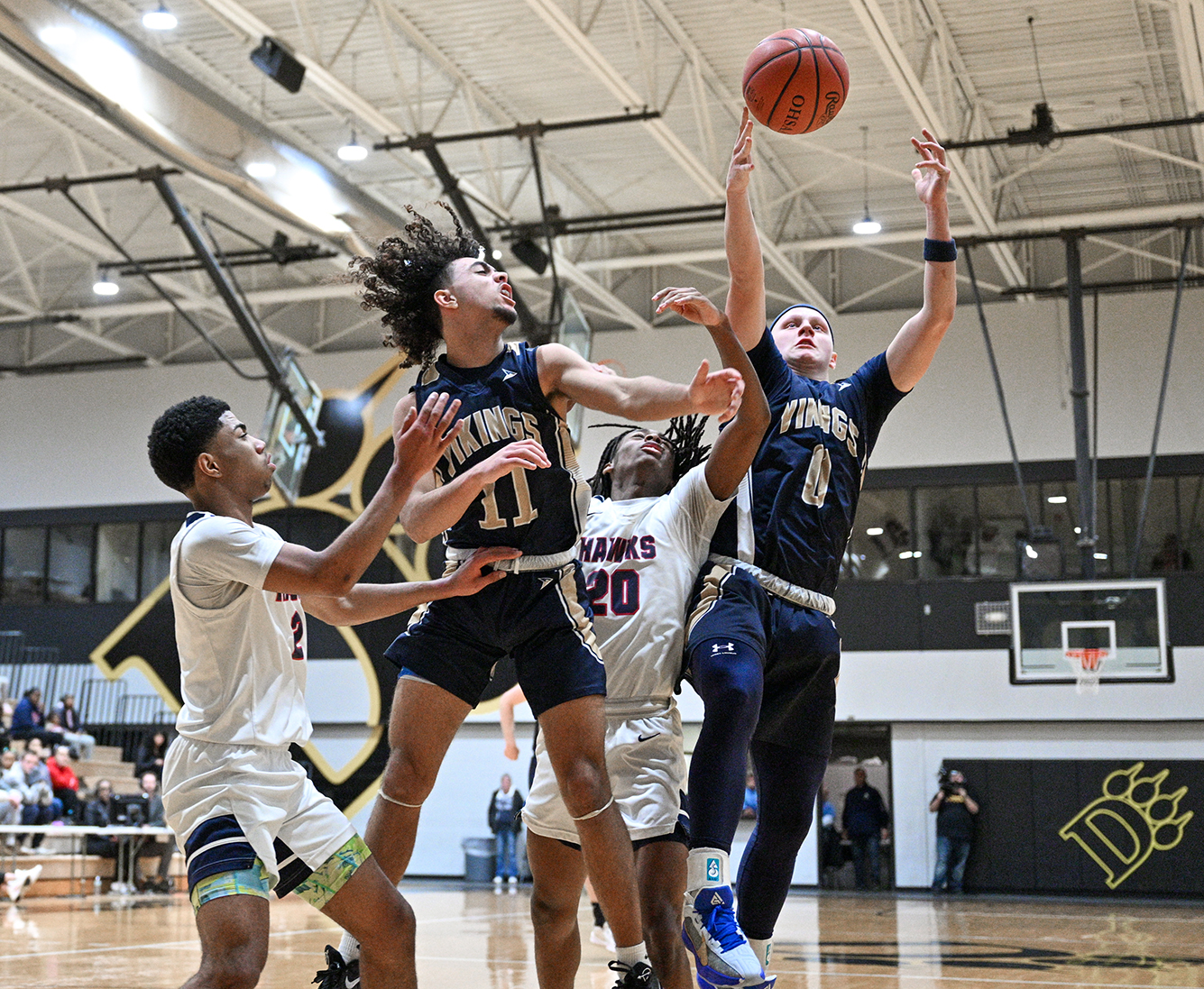 Hartley slides past Vikings at Battle in the 614 finale